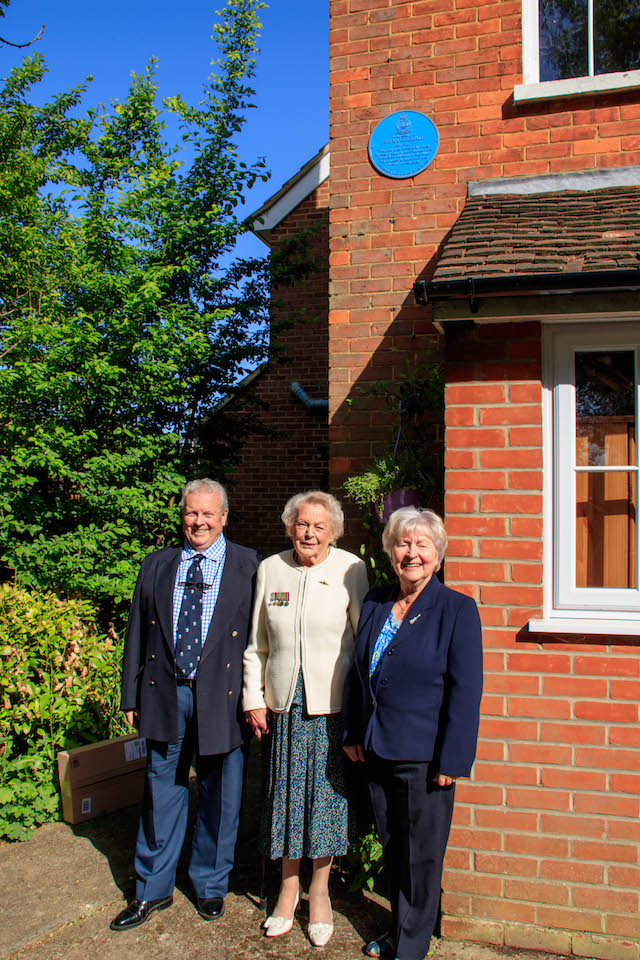 Plaques for three Dambusters unveiled – Dambusters Blog