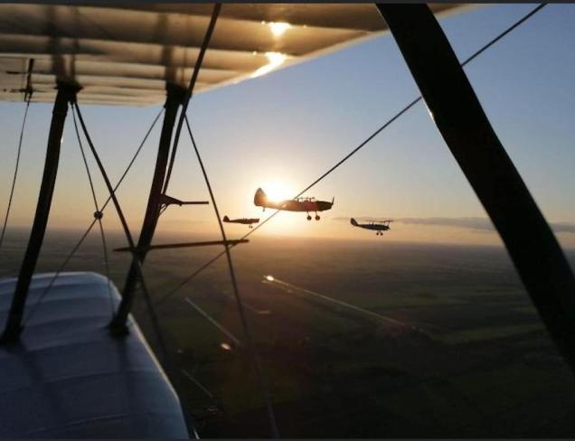 Johnny Johnson remembering old comrade Les Knight – Dambusters Blog